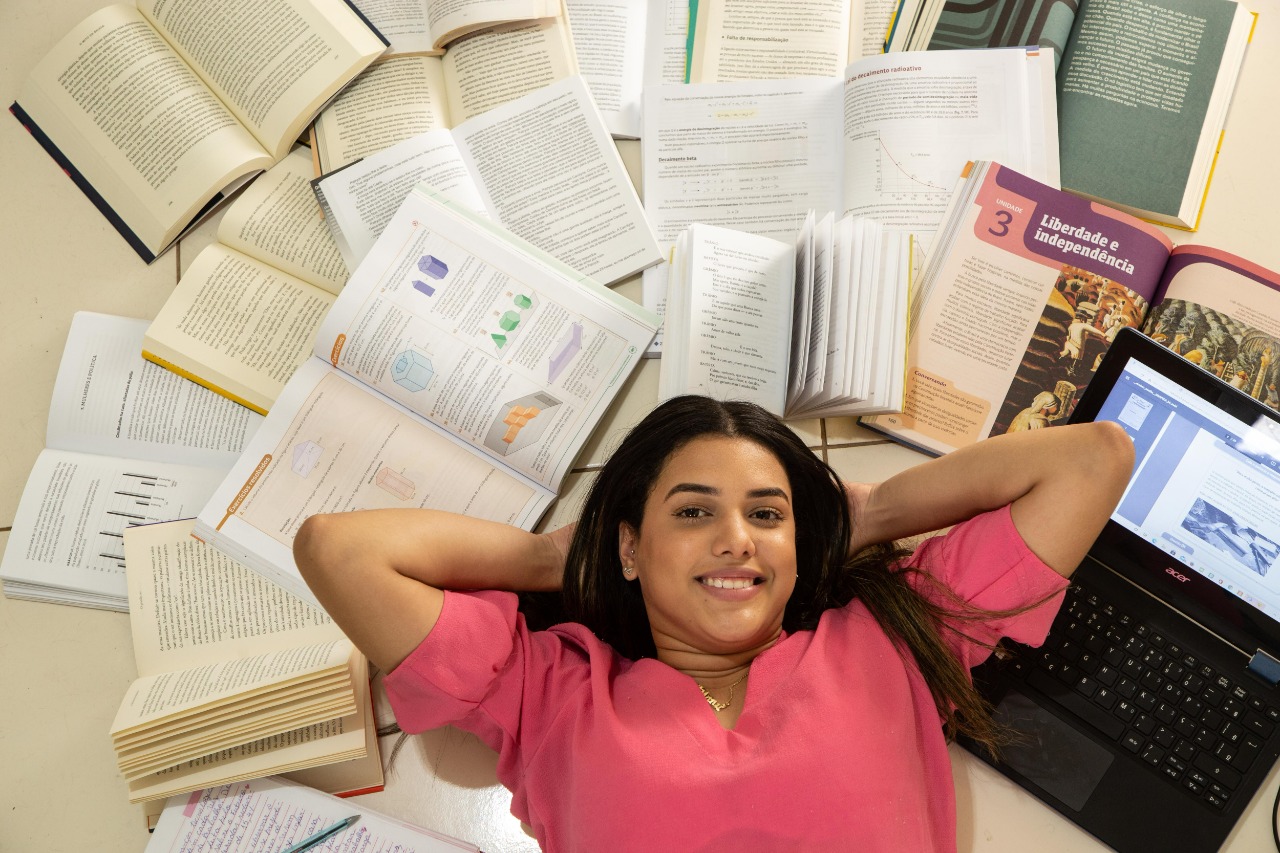 6 steps to win the Excellence in Studies Award